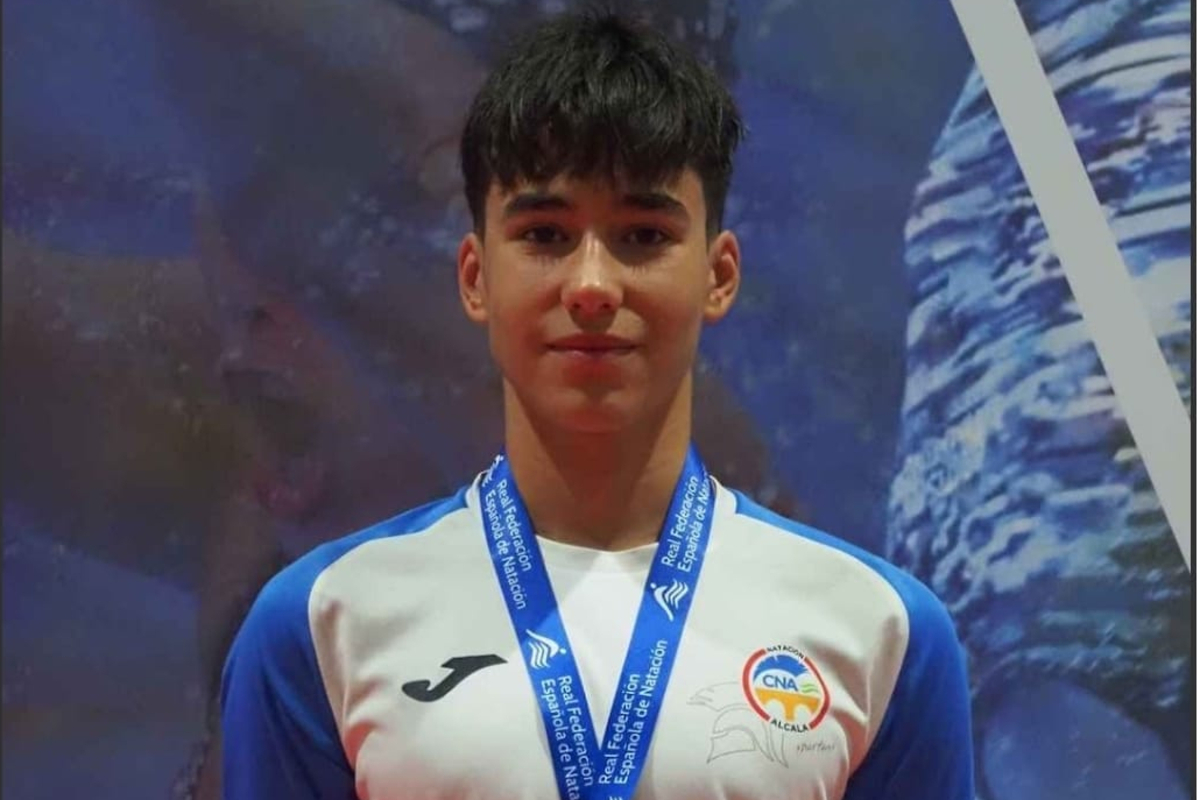 Participación del nadador alcalareño Fernando Roldán en una ...